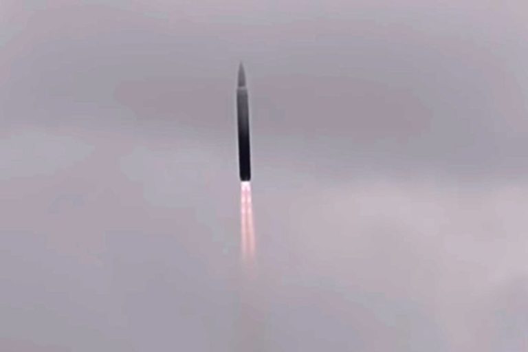 Russia's New Hypersonic Nuclear Missile - The Red Line
